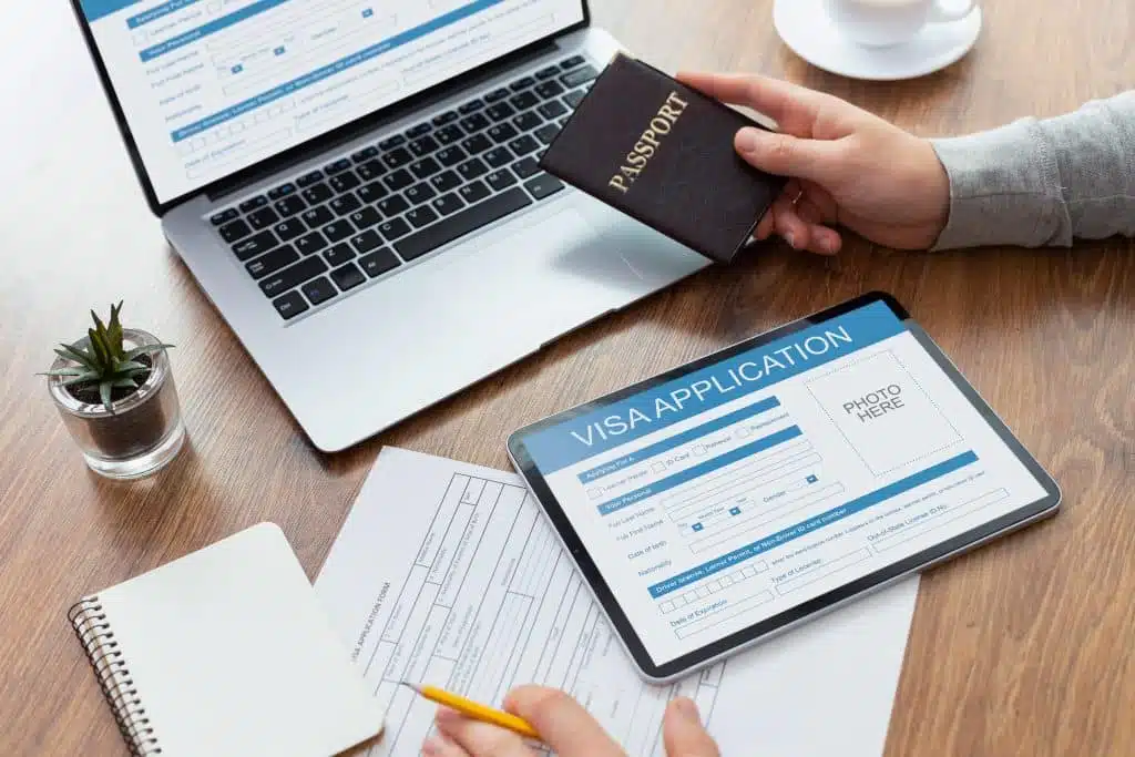 Work visa and work permit in Hong Kong - FastLane HR